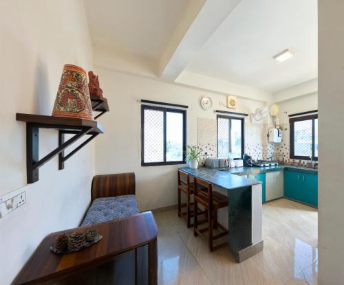Ticana Apartments With All Amenities Lake View & Terrace Garden Ac Kitchen Wifi - Udaipur