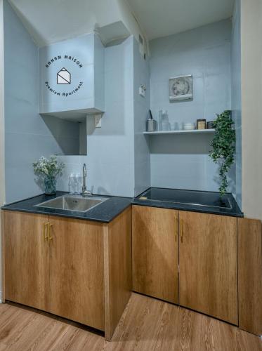 Annam Maison Homestay Near Train Street - Hanoi