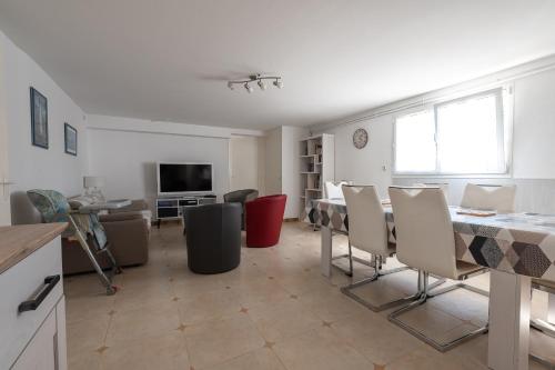 Appartement Independant 80m² Dans Villa - Royan