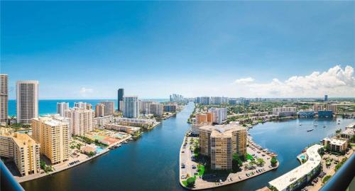 Lovely Studio With Amazing View Gym And Amenities - Sunny Isles Beach, FL