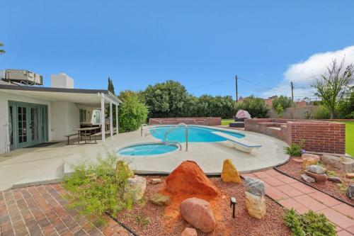 Heated Pool Modern Ranch Villa 10 Min To Strip - Las Vegas, NV