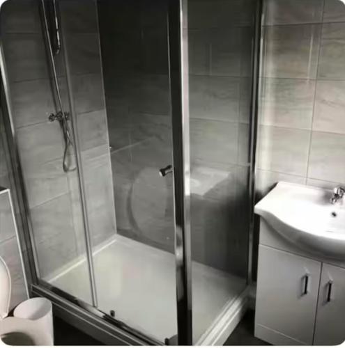 Kimberley 5 Beds - Wolverhampton