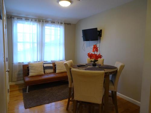 Convenient 2 Bed Apt In Everett A Short Walk To Encore - Everett, MA