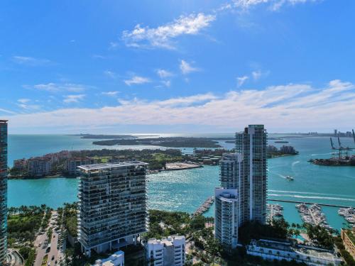 Slice Of Paradise- California King Bedroom - South Beach, FL