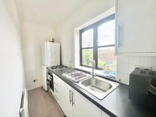 Hillside Retreat In Medway - Chatham, Kent