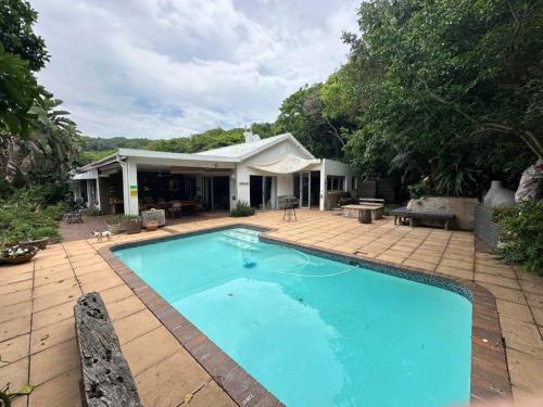 Umdloti Cottage On 5th Avenue - La Mercy