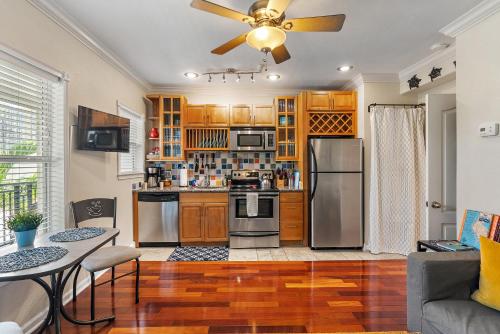 Wine-dine-sunshine Cozy Flat In The Heart Of Dtsp - Pinellas County, FL