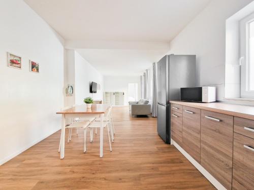 Tolstov Apartments - 2 Room Apartments - Terrace - 25 Min To Messe Dus - Krefeld