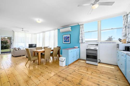 Lil Blue Surf Shack - A Playful Coastal Hideaway - Goolwa