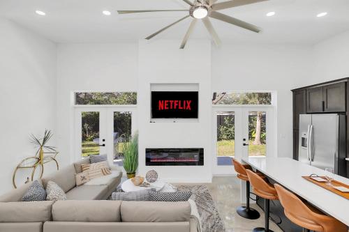 Florida Happynest Secluded Luxury Guesthouse - Lake Mary Jane, FL