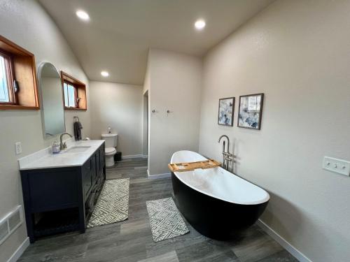 Forks Cedar House - Forks, WA