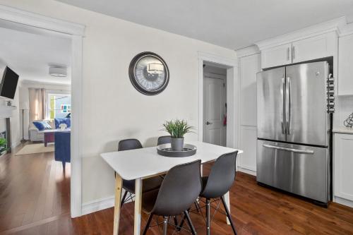Victoria Hilltop Jelly Bean 3 Bed Large Yard - 세인트 존스