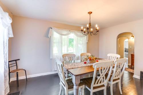 Large Yard & Fire Pit: Pet-friendly Ravenna Home! - West Branch State Park, Ravenna