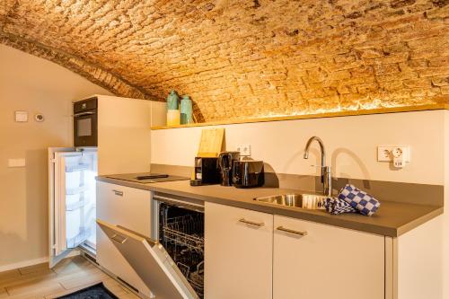 Luxurious Renovated Apartment In Utrecht City Center With View On The Old Canal - Utrecht