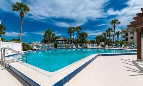 Oceanside Complex M33 1 Bed 1 Bath Heated Pool - St. Augustine Beach, FL