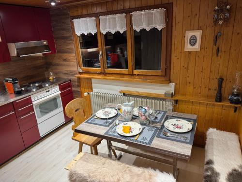 Enzian 4 Zi Ferienwohnung In Landhaus - Frutigen