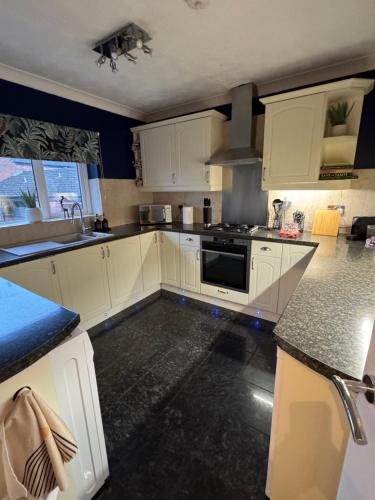 Cherry Blossom Apartment - 3 Bed, Parking, Garden - ノリッジ