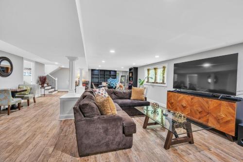 Serene & Charming 5br Des Plaines Getaway - Cicero, IL