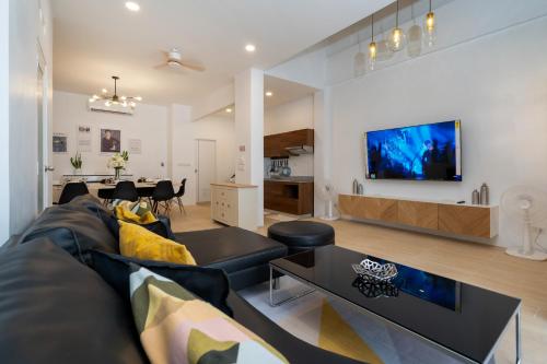 Winks House  Patong  Bangla Phuket - Patong Beach