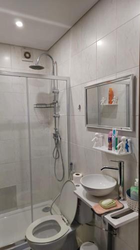 Quarto Familiar Com Cama De Casal Apenas Para Casais E Raparigas Nao Ha Homens Solteiro Family Room - Braga