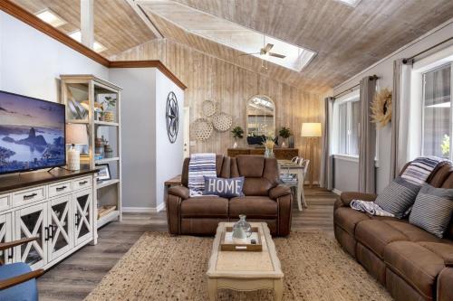 A - Coastal Hideaway - Mendocino, CA