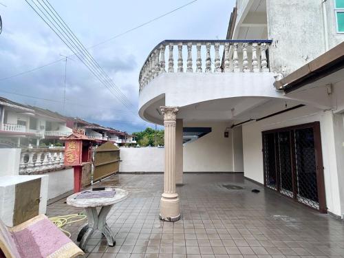 Winhouse - Muar