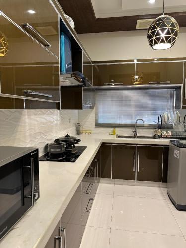 Skylark Lodge Bahria Town Lahore - Lahore