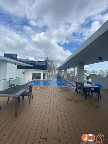 1521 West Jones Residences, Free Wi-fi & Netflix - Cebu