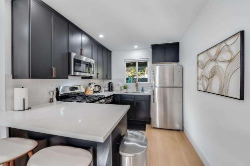 Furnished Studio Workdesk Wifi Parking - Cupertino, CA