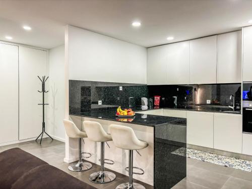 Braganca Holiday Home New Apartment With 2 Bedrooms Private Parking - Bragança