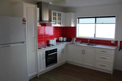 Cosy 3 Bedroom Cottage In The Centre Of Kingscote - 坎加魯島