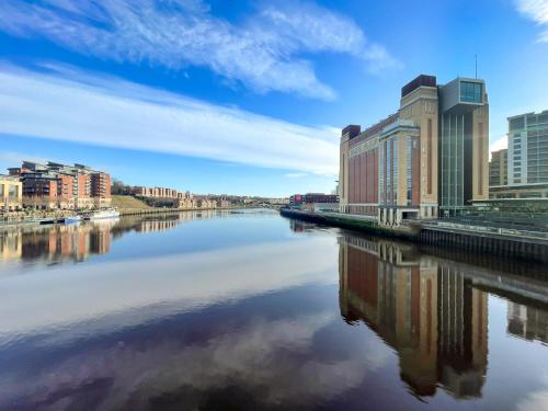 Sage Apartments - By Week2week - Newcastle upon Tyne