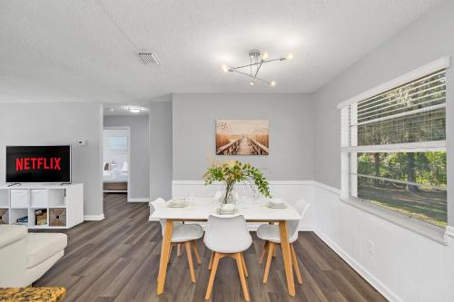 Cozy Villa With Spacious Outdoor Space - DeLand, FL
