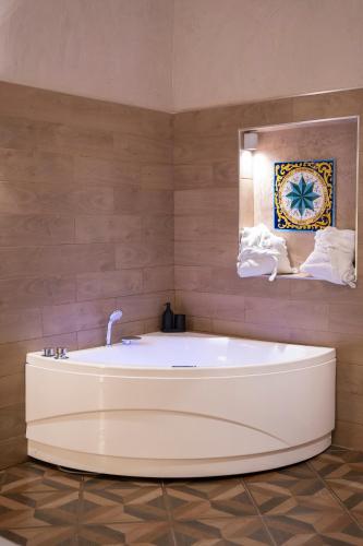 Al Console Depandance Con Jacuzzi Per Coppia - Monopoli