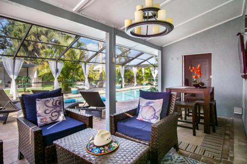 Luxury Zen Den With Heated Pool Just Off Siesta Key - Siesta Key, FL