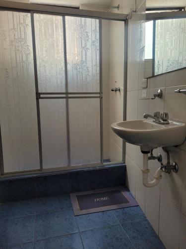 10 de Agosto in Quito - Pichincha - StreetDir.com