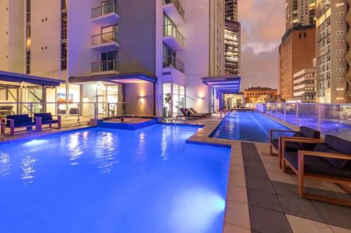 Great Value Cbd 2 Beds Apt Free Carpark Pool And Gym - Central Railway Station, Brisbane