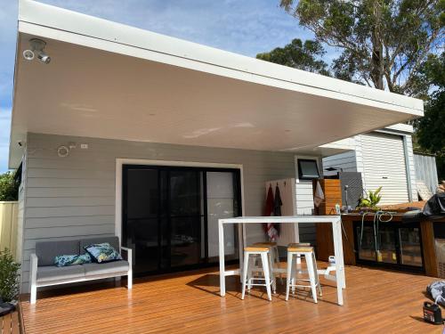 Golf Course & Beach Stay Self-contained Guest House - Nelson Bay