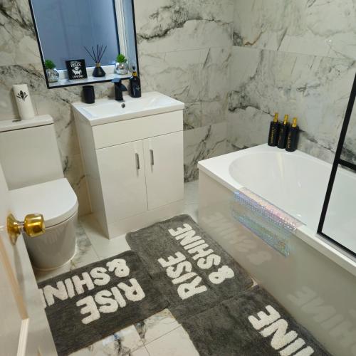 West Park Royal House, Holidays, Contractors,relocation,free Parking & Wifi - Preston