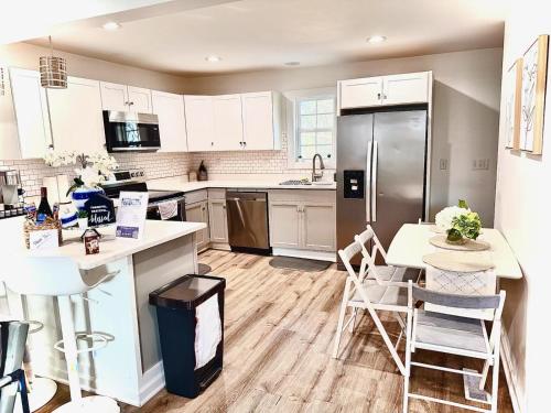 Modern Home Near Uptown Clt, Airport And More - Lake Wylie, SC
