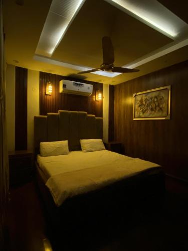 From $14 - Facing Eiffel Tower Luxury apartment in bahria town, Lahore