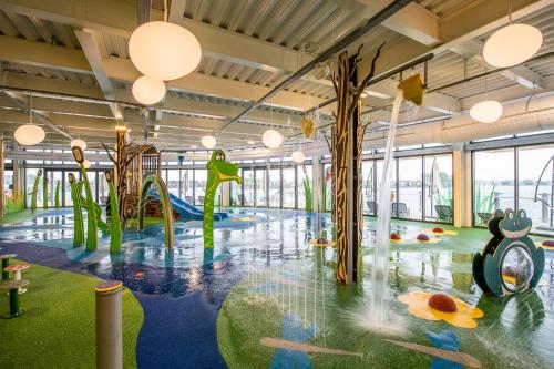 Tattershall Lakes Luxury Hot Tub Breaks - 林肯郡