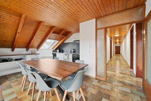 7 Zimmer-wlan-parkplatz-kuche-balkon-1-8 Personen - Rudersberg