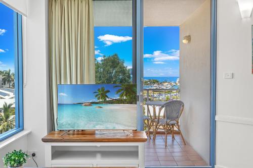 Ocean Views 1br With Full Kitchen No Steep Hills - Airlie Beach
