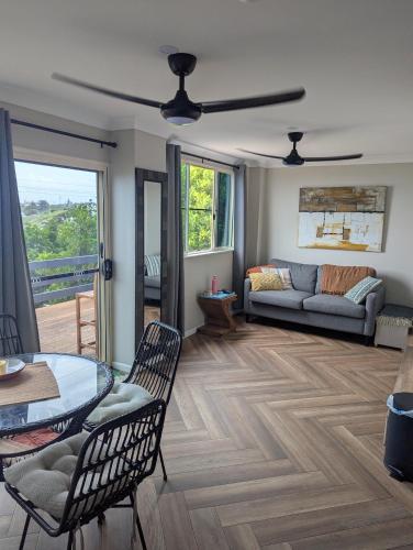 Newly renovated with ocean views in Emu Park, Australia - 30 reviews ...