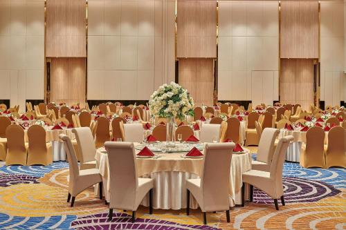 Courtyard by Marriott Setia Alam, Malaysia - reviews, prices | Planet ...