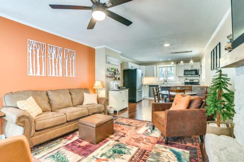 Private Hot Tub & Deck: Gaylord Family Home! - Lake Arrowhead, Gaylord