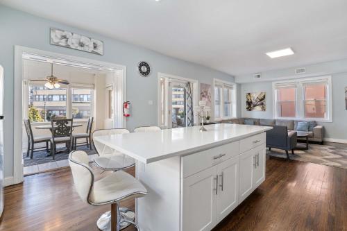Luxe Beach Estate - 4 Bedrooms And 3 Bathrooms - Atlantic City, NJ