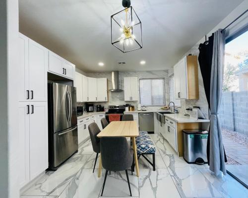 Gorgeous Abode 3 Bedrooms Hide-out In Mesa - Fountain Hills, AZ