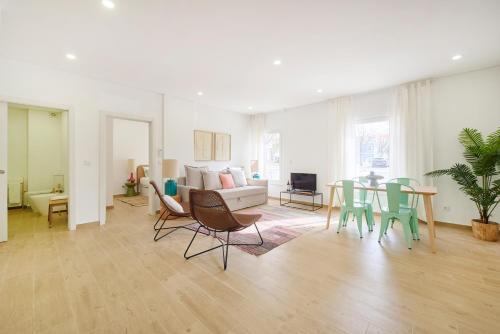 Stylish Apartments By The Beach, By Timecooler - Setúbal